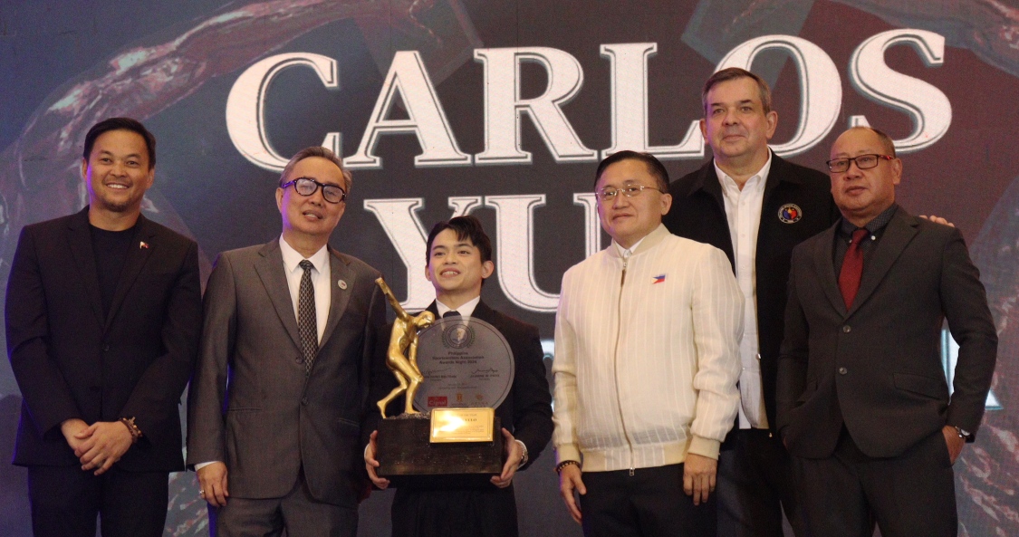 ATHLETE OF THE YEAR CARLOS CALOY YULO WITH SEN BONG GO POC PRES PSC CHAIRMAN CONG MIKE ROMERO ...